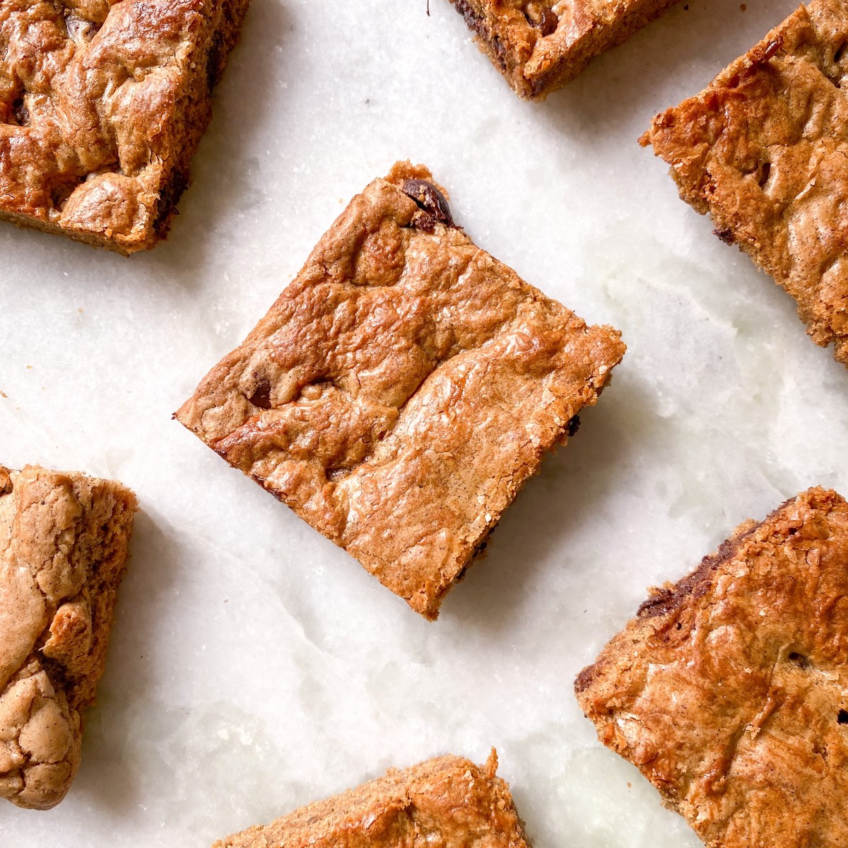 This Salted Caramel Apple Crumble Is The Cosiest Treat